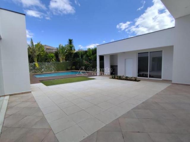 VENDE CASA TÉRREA 6 QUARTOS COM 5 SUÍTES, ORTIZES VALINHOS