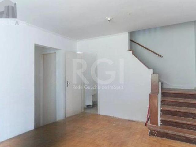 Vende casa 03 dormitórios, 275,22 m², bairro Azenha/Porto Alegre