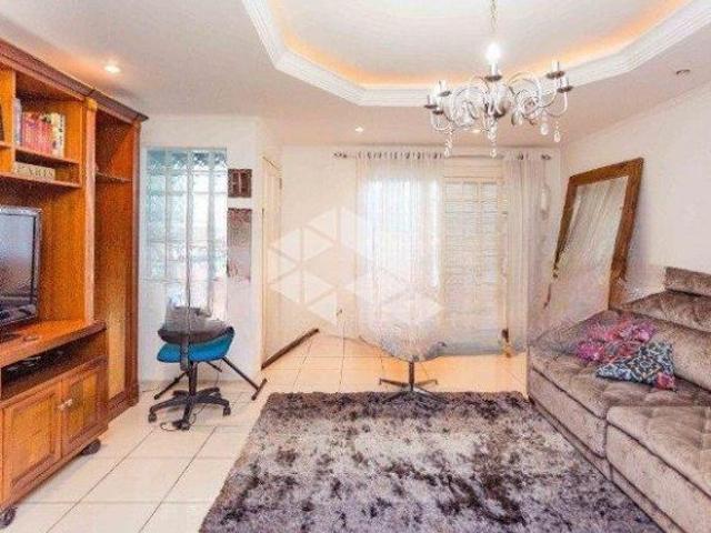 VENDE CASA/SOBRADO 3 DORMITÓRIOS COM 2 VAGAS GARAGEM SARANDI