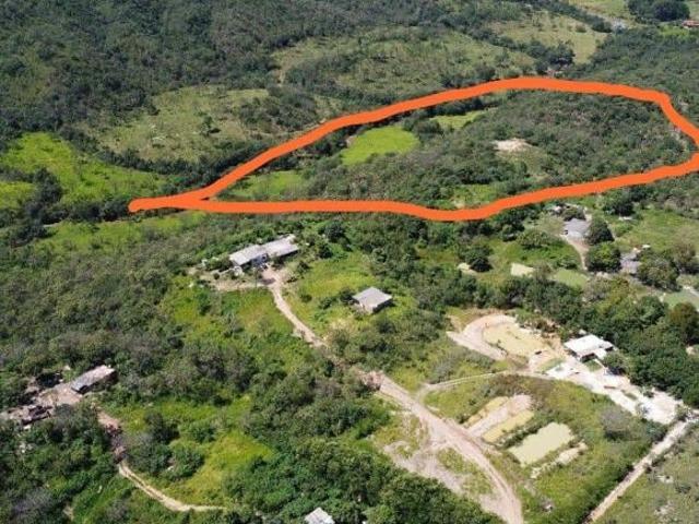 Vende chácara com Oito hectares na região do Recanto das Emas