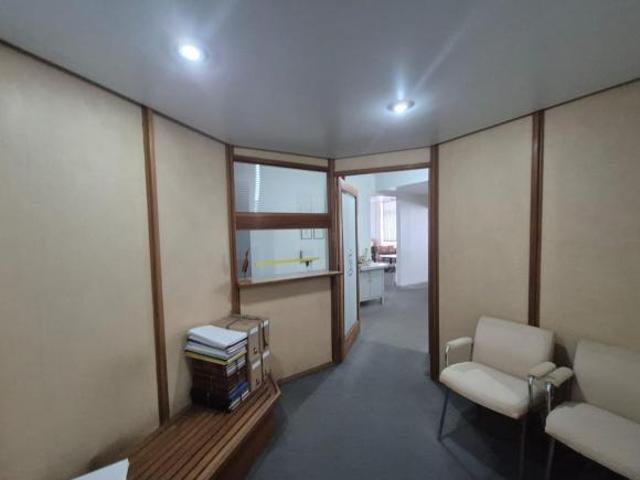 Vende conjunto de salas com 121,07 m²
