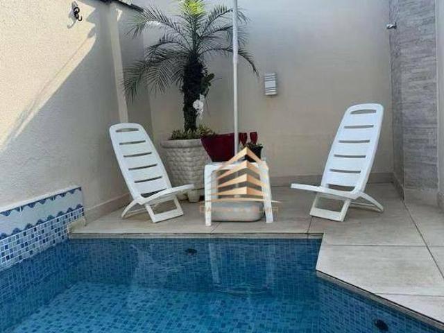 Vende excelente cobertura na Praia da Enseada Guarujá, com porteira fechada, com piscina privativa