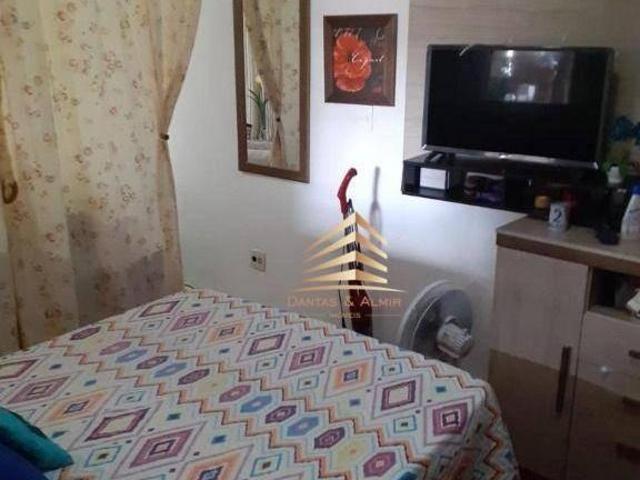 Vende excelente casa no Jardim Rosa de França