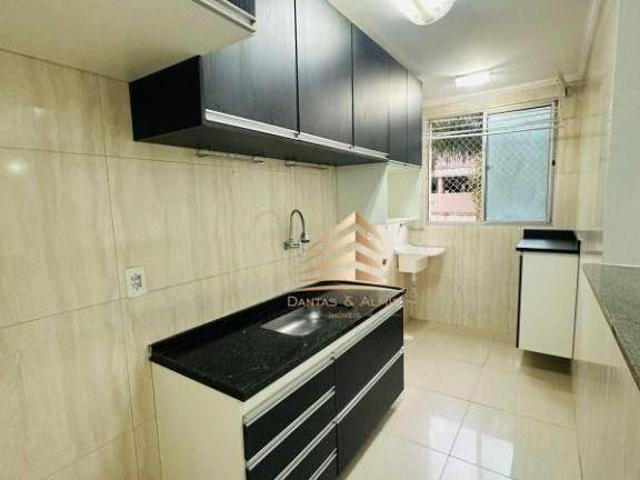 Vende excelente apartamento no condomínio Spazio Santa Isabel, com 2 dormitórios, próximo do centro