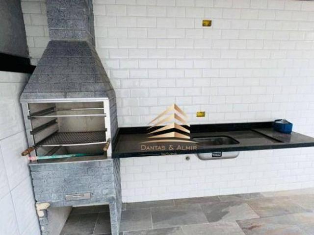 Vende lindo sobrado recém construído com 3 dormitórios e com 1 suíte do lado do Shopping Maia