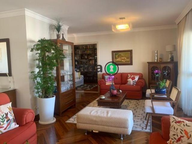 VENDE na Vila Andrade Região do Morumbi Apartamento com 4 Suítes, 4 vagas Fixas + Depósito