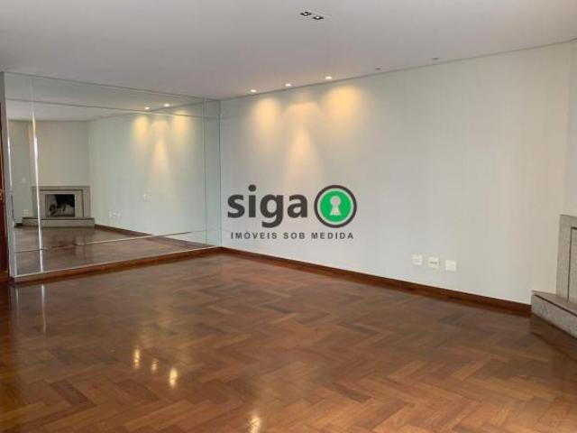 VENDE na Vila Suzana Região do Morumbi Apartamento com 4 suítes, 4 Vagas fixas + Depósito