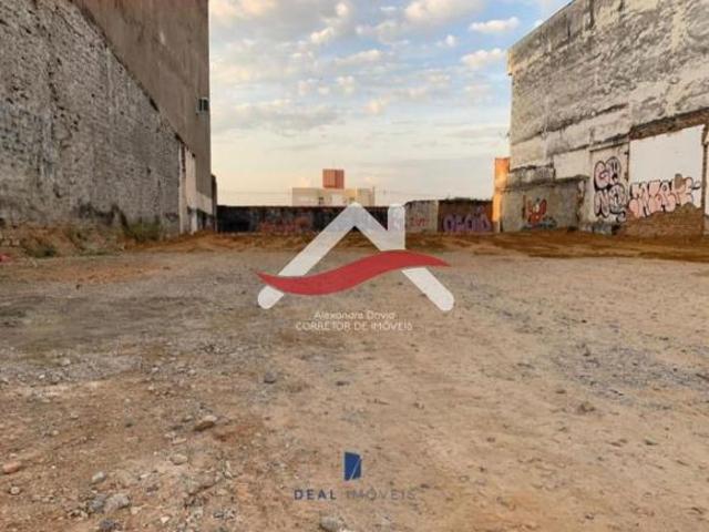 Vende. Ótimo TERRENO 450 m², plano, na Av. Nogueira Padilha, em frente da Drogaria São Paulo, divers