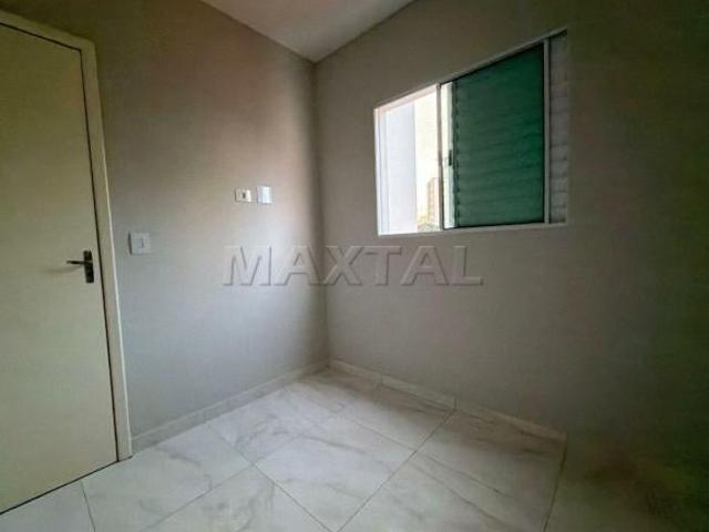 Vende ou Aluga, Apartamento, 2 Dormitórios, Sala, e Cozinha e 1 Banheiro, sem garagem, 35m²