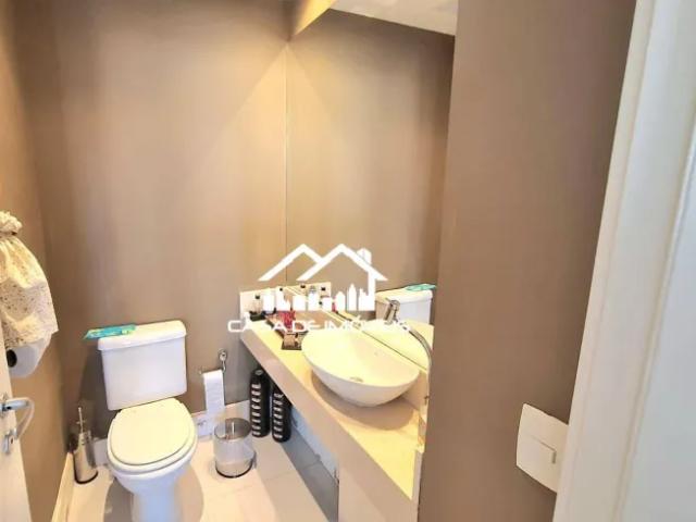 Vende ou aluga apartamento com 202m², 4 suítes, escritório, churrasqueira, depósito e 4 vagas de gar