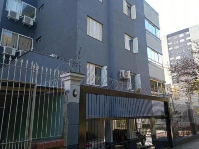 Vende prédio com 3 apartamentos, 9 dormitórios, 3 suíte, 3 salas amplas com churrasqueira, box 8 vag