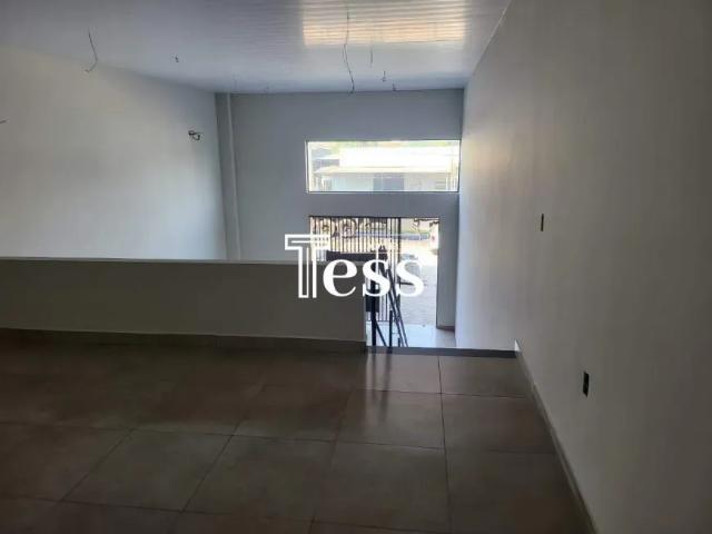 Vende Salão Comercial no Jardim Mugnaini com 136m2, com mezanino 2 banheiros e vagas na frente