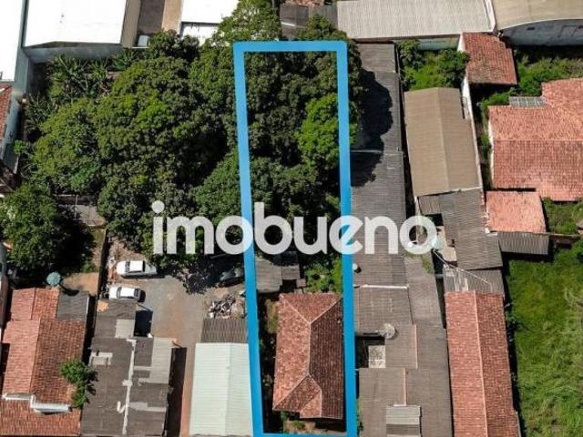 Vende se terreno no Centro R$ 850.000,00