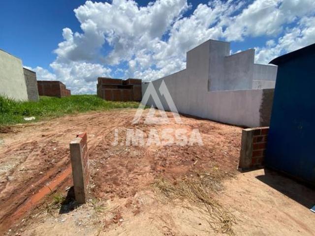 Vende se terreno no Jardim Aguas Claras