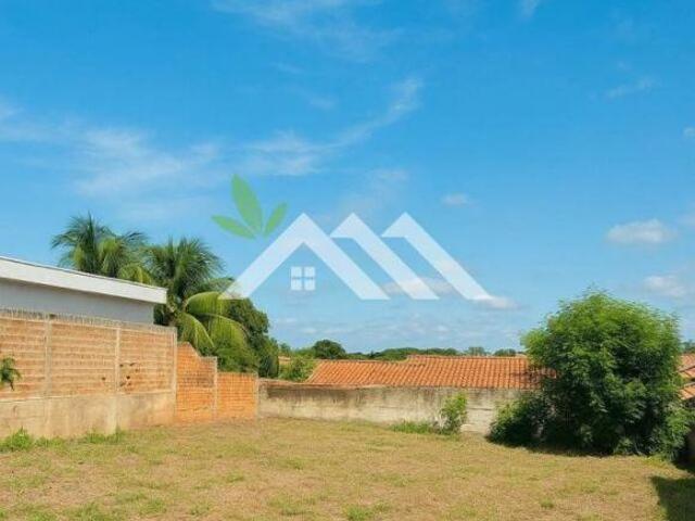 VENDE SE TERRENO NO JARDIM NAZARETH