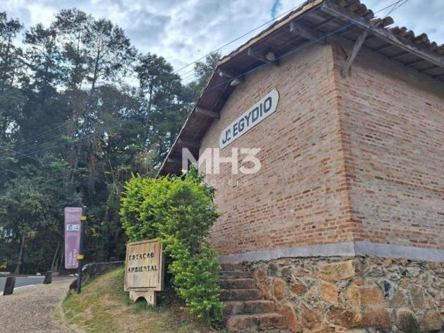 Vende se terreno cerca de 1.490m², declive em Joaquim Egídio no Cond. Morada das