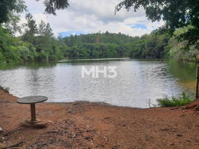 Vende se terreno cerca de 1.490m², declive em Joaquim Egídio no Cond. Morada das