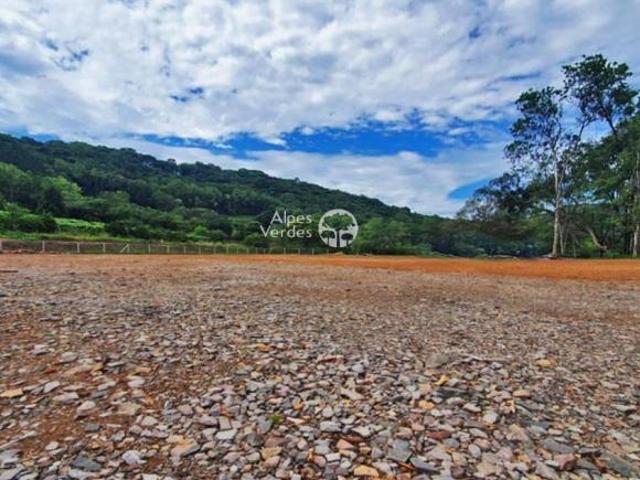 Vende se Terreno com 5.800 m² a cerca de 7km do Centro de Gramado