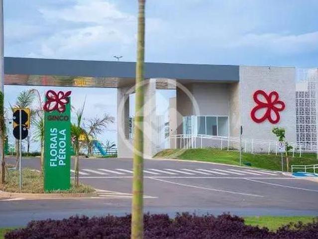 Vende se: Terreno com 180m² no Condomínio Florais Pérola Localizado na Av. Dubai próximo ao Florais