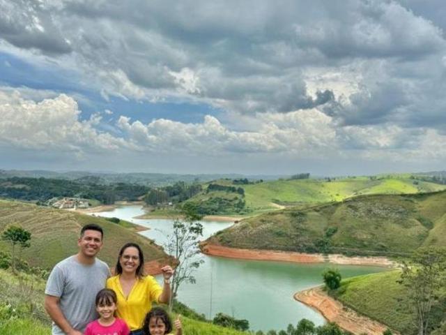 Vende se terreno com aceso a represa de Igaratá