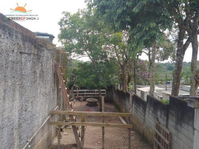 Vende se terreno com salão comercial e quintal, captado 27/03/2026