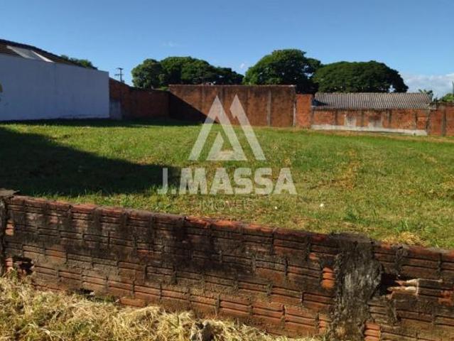 Vende se terreno comercial na Zona 06