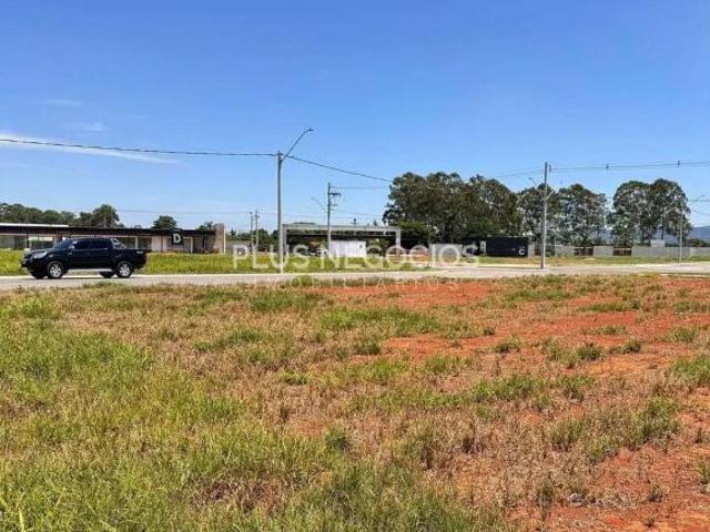 Vende se Terreno em Araçoiaba da Serra Em frente ao Condomínio Lago Azul