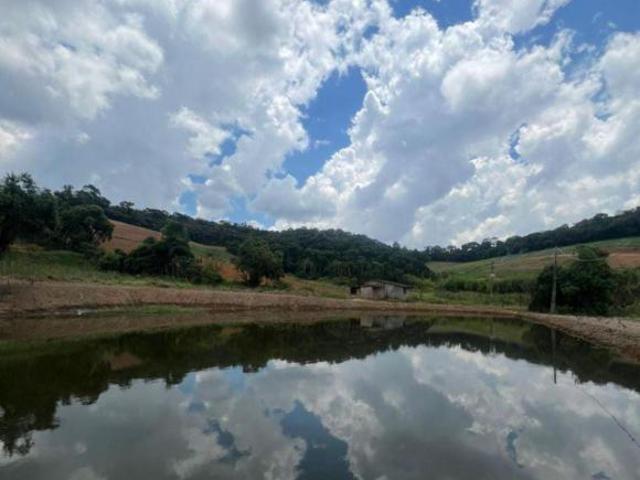 Vende se terreno em condomínio com vista para o lago