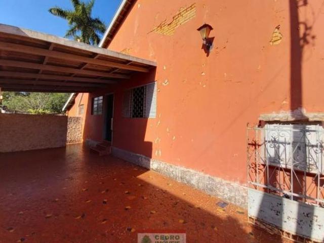 Vende se terreno em localização privilegiada no Centro!