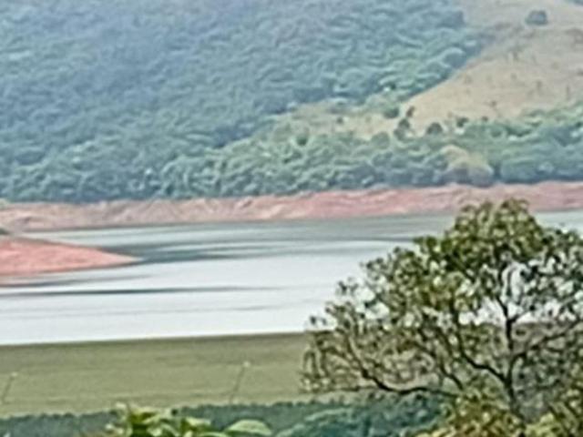 Vende se Terreno em Vargem SP Próximo à represa da Represa de Joanópolis