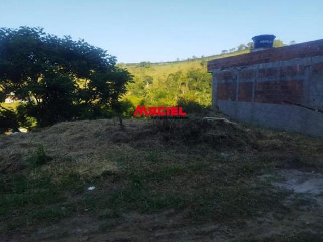 vende se terreno
