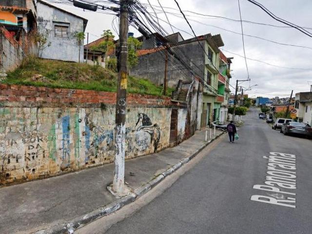 VENDE SE UM TERRENO COM CASAS, CAPTADA: 17/07/2026