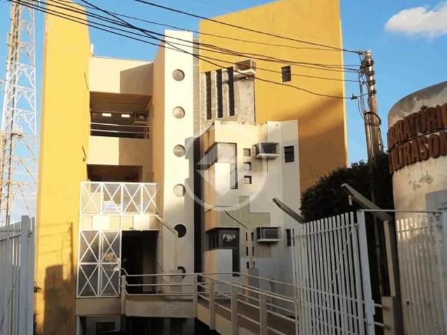 # Vende se um prédio comercial na região central de Cuiabá, rua 13 de Junho 833, com área total de