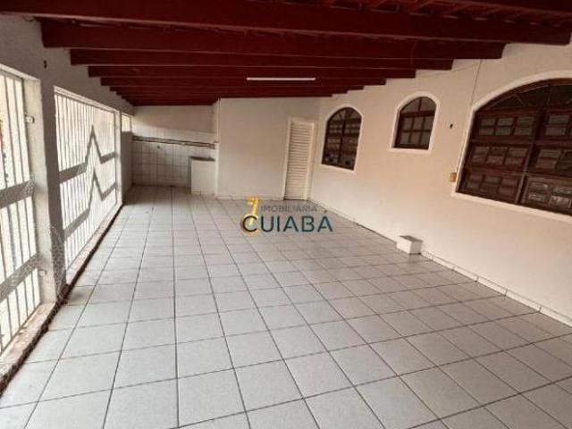 Vende se uma Casa Tipo Sobrado no Bairro Cophamil!
