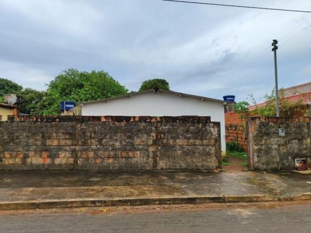 Vende se uma casa em Vianópolis GO