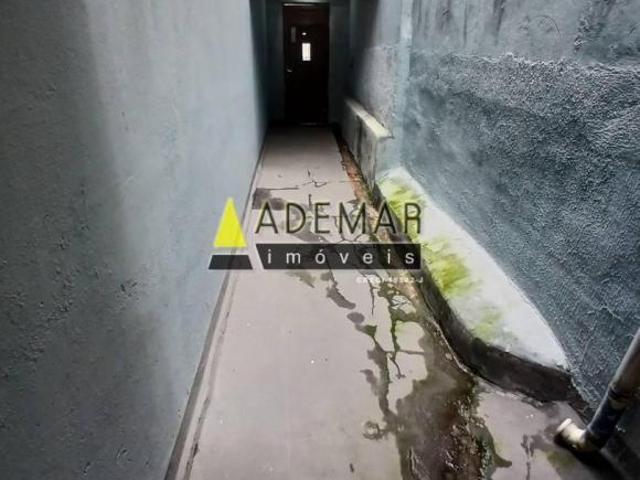 Vende se uma casa no centro de diadema