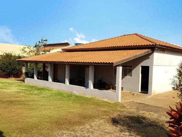 Vende se uma charmosa chácara no sentido Franca/Ibiraci