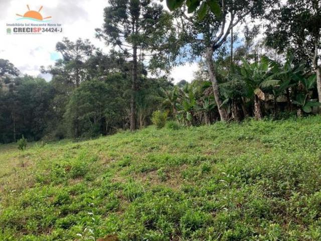 Vende se uma área para sitio, captado 17/03/2026
