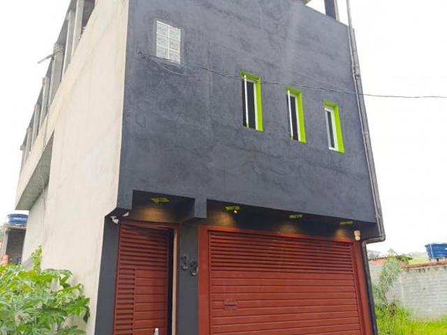 Vende se uma excelente casa na zona sul Itapecerica da Serra bairro São pedro