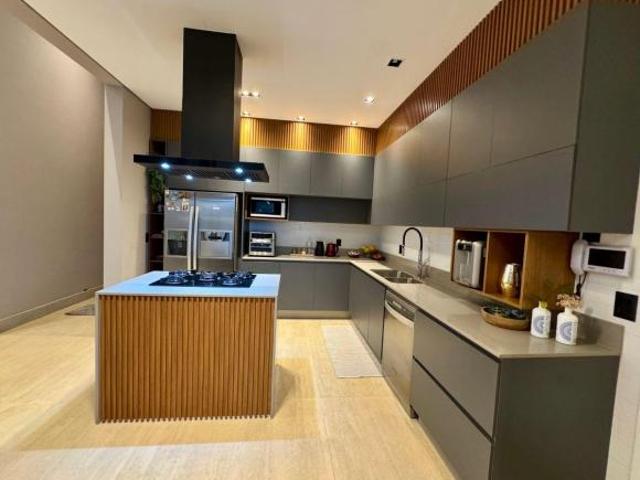 VENDE SE A CASA QUE VAI TE PROPORCIONAR CONFORTO, EXCLUSIVIDADE E QUALIDADE DE VIDA. ACEITA FiNAC