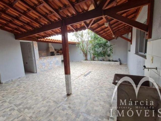 VENDE SE! A casa que você procura está aqui! Casa novinha e completa!