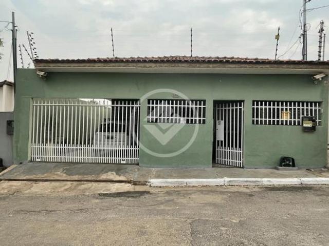 #Vende se ampla casa no cobiçado bairro Jardim Imperial com 04 quartos, sendo 01 suíte, espaço Gour