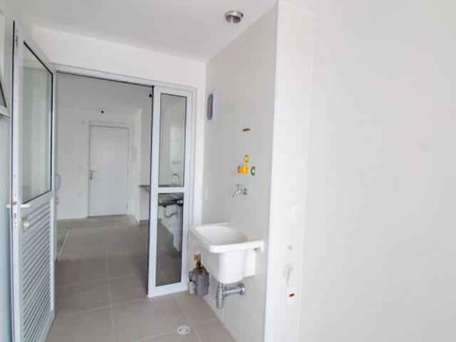 Vende se Apartamento 79M. 3 Dormitórios, 1 Vaga