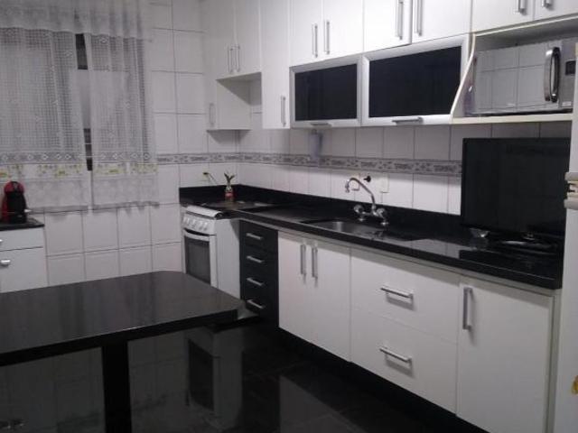 Vende se apartamento 88 metros, 4 dormitórios, 2 banheiros sala ampla de 2 ambiente, dormitórios, co