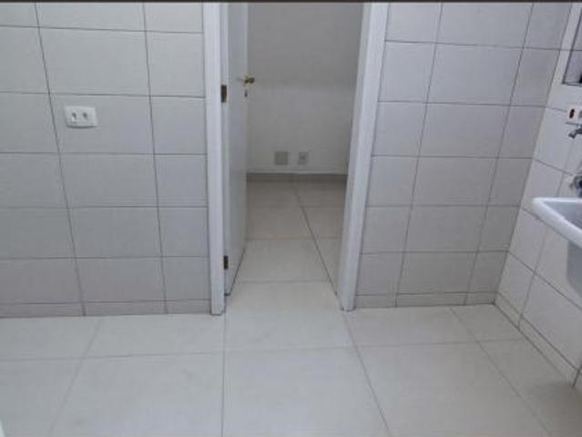 Vende se Apartamento 152M. 4 Dormitórios,3 Vagas