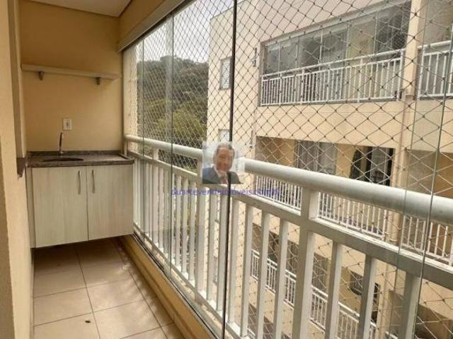 Vende se Apartamento 2 dorm, 1 vaga, 54 m², Sacada envidraçada Residencia