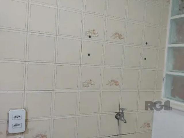 Vende se apartamento 2 dorm com vaga, sacada com churrasqueira 64m² Partenon