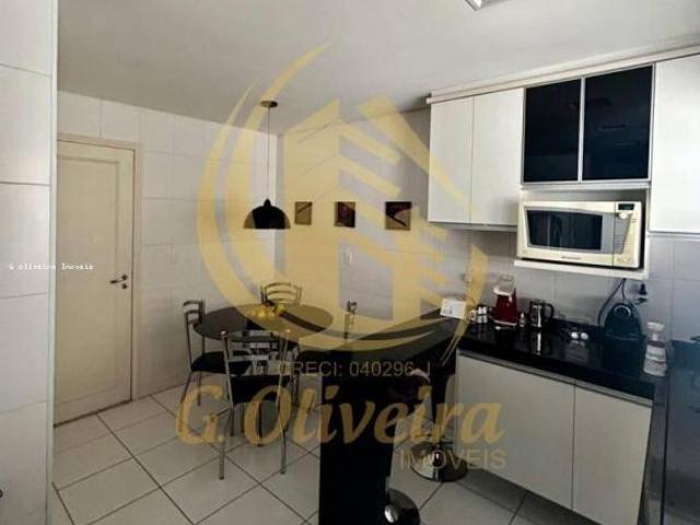 Vende se Apartamento: 3 quartos, 1 suíte, 3 vagas, 157m²