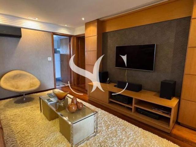 Vende se apartamento Alto Padrão de 03 suítes no bairro de Ponta da Praia em Santos