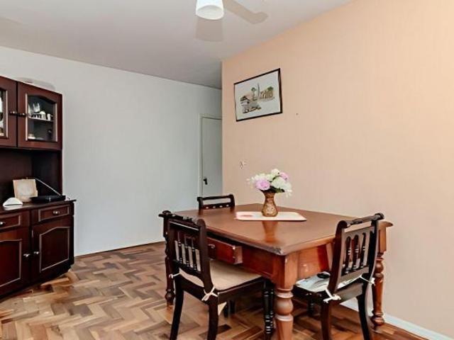 Vende se apartamento com 3 quartos Petrópolis